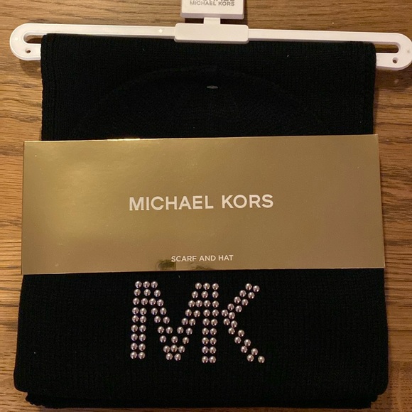 MICHAEL Michael Kors | Accessories | New Mk Hat And Scarf Gift Set ...